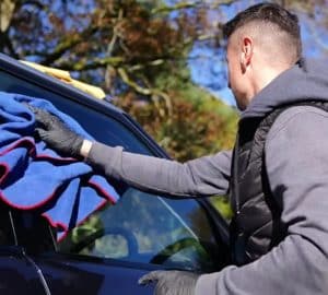 How to Clean Car Windows Without Streaks - DIY Joy