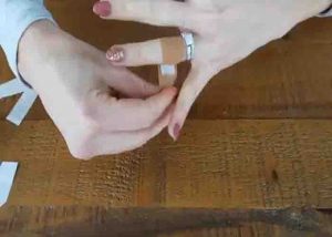 3 Ways to Remove a Ring Stuck on Your Finger - DIY Joy