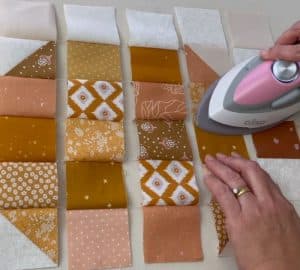 How to Make a Quilted Pumpkin Table Runner - DIY Joy