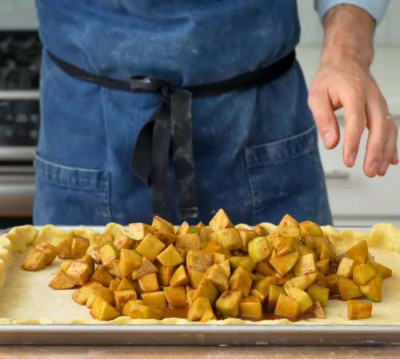 Sheet Pan Apple Pie Recipe - DIY Joy