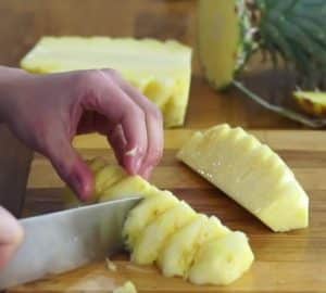Easy Pull-Apart Pineapple Hack (Works Every Time!) - DIY Joy
