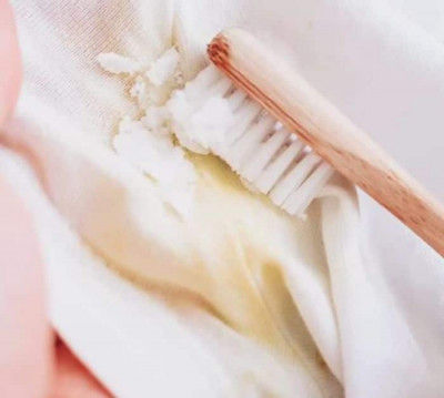 How to Remove Clothes Stain Using Baking Soda - DIY Joy