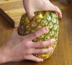 Easy Pull-Apart Pineapple Hack (Works Every Time!) - DIY Joy