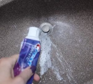 6 Smart Uses of Toothpaste for Cleaning - DIY Joy