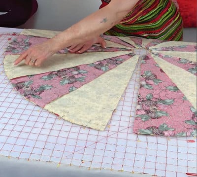 Easy Christmas Tree Skirt With Free Pattern - DIY Joy