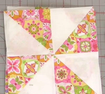 Disappearing Pinwheel 5 Twist Quilt With Jenny Doan - DIY Joy