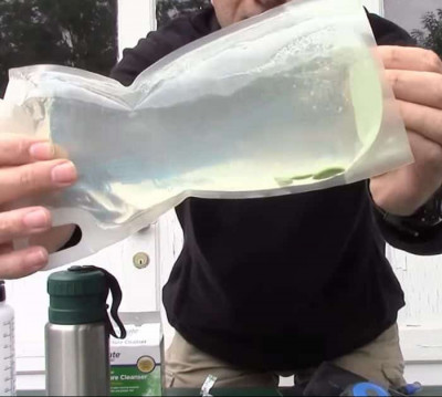 How to Remove Stale Odors and Taste From Water Bottles - DIY Joy