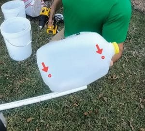 Inexpensive Wicking Bucket Containers - DIY Joy