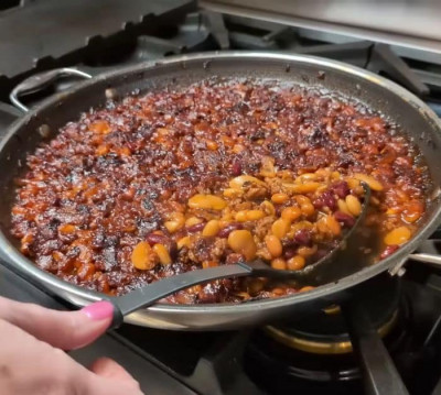 Easy Old-Fashioned Southern Cowboy Beans Recipe - DIY Joy