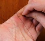 The Easiest Way to Thread a Needle - DIY Joy