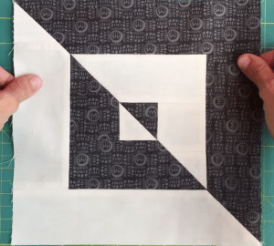 Easy Sliced Courthouse Steps Quilt Block Tutorial - DIY Joy