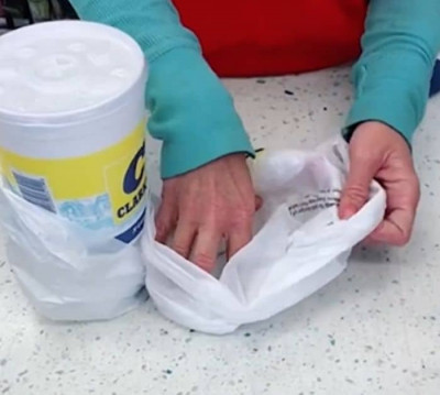 Spill-Free Grocery Cup Holder Bag Trick - DIY Joy