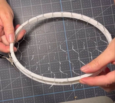 Viral Chicken Wire Suncatcher Tutorial - DIY Joy