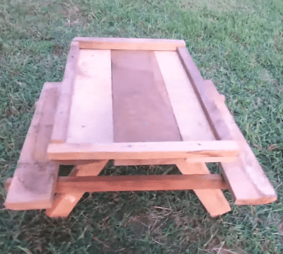 How to Build a Simple Chicknic Table - DIY Joy