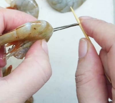 Quick and Easy Way to Devein Shrimp Using a Toothpick - DIY Joy