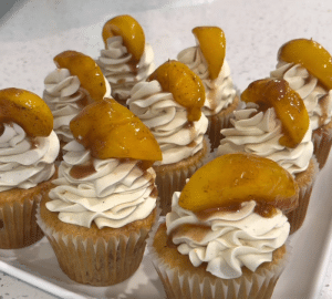 Easy Peach Cobbler Cupcakes Recipe - DIY Joy