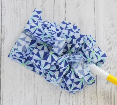 Easy DIY Reusable Swiffer Duster Cloth Tutorial - DIY Joy