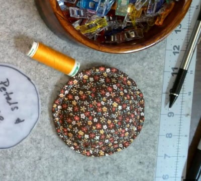 Sunflower Pin Cushion Tutorial - DIY Joy