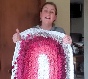 Easy DIY Braided Rug Tutorial - DIY Joy