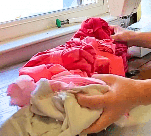 Easy DIY Braided Rug Tutorial - DIY Joy