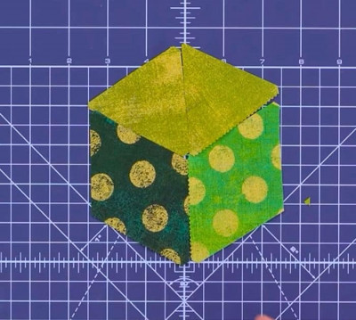 Mini Rhombus Table Runner With Jenny Doan - DIY Joy