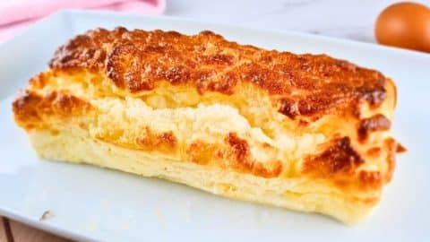 2-Ingredient Cottage Cheese Loaf Recipe - DIY Joy