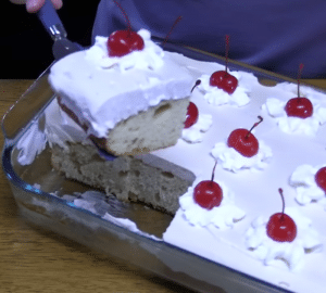 Easy Root Beer Float Cake Recipe - DIY Joy