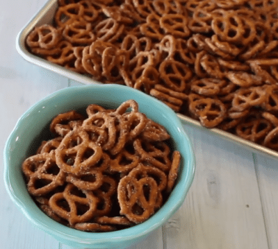 Easy Garlic Ranch Pretzels Recipe - DIY Joy