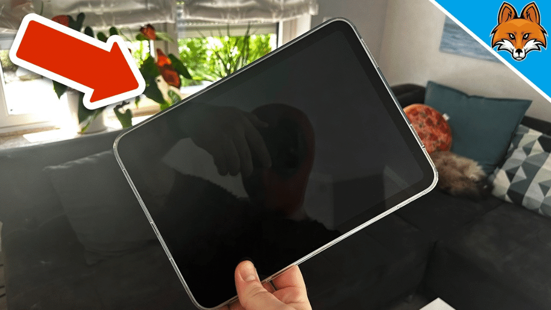 How to Remove Fingerprints on Your Phone - DIY Joy