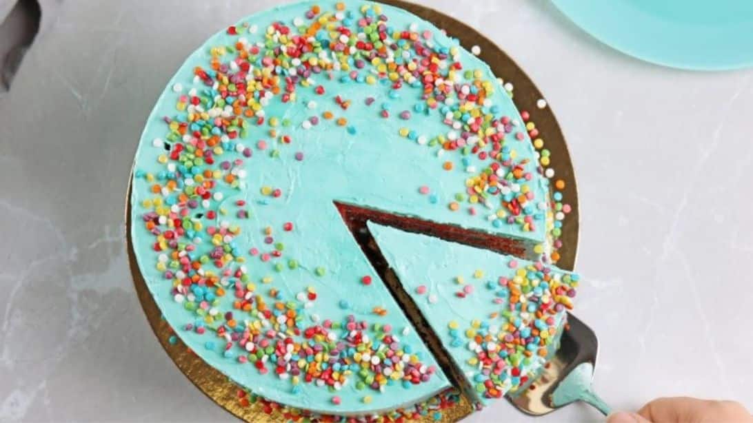 The Right Way to Cut a Cake - DIY Joy