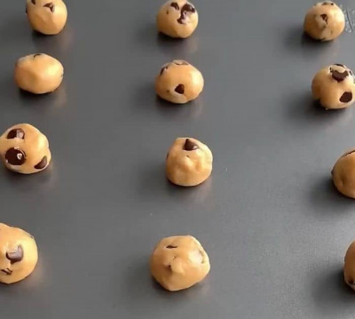 10-Minute Mini Chocolate Chip Cookies - DIY Joy