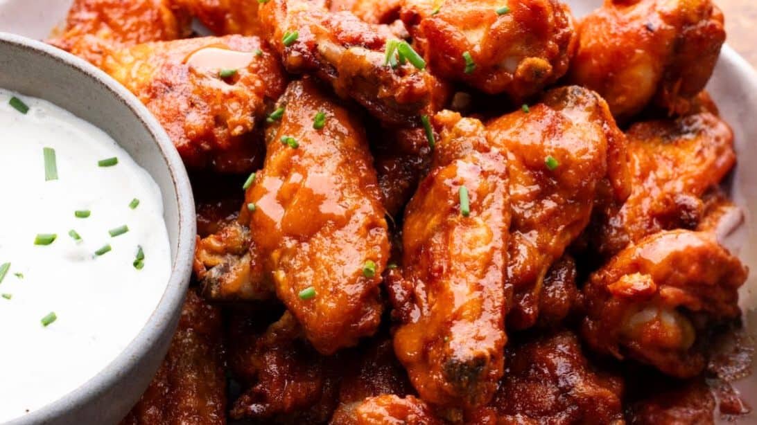 Best Crispy Chicken Wings Recipe - DIY Joy