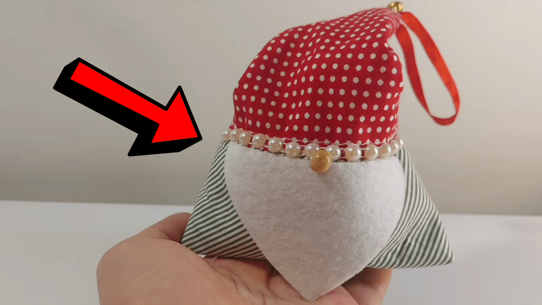 Easy Fabric Santa Ornament/Pincushion - DIY Joy