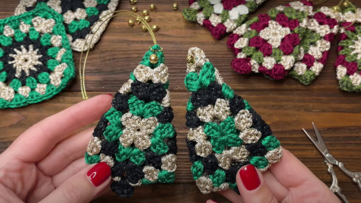 Easy Granny Square Christmas Tree - DIY Joy