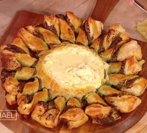 Easy Baked Brie Wreath Recipe - DIY Joy