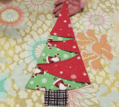 Easy Christmas Tree Folded Napkin - DIY Joy
