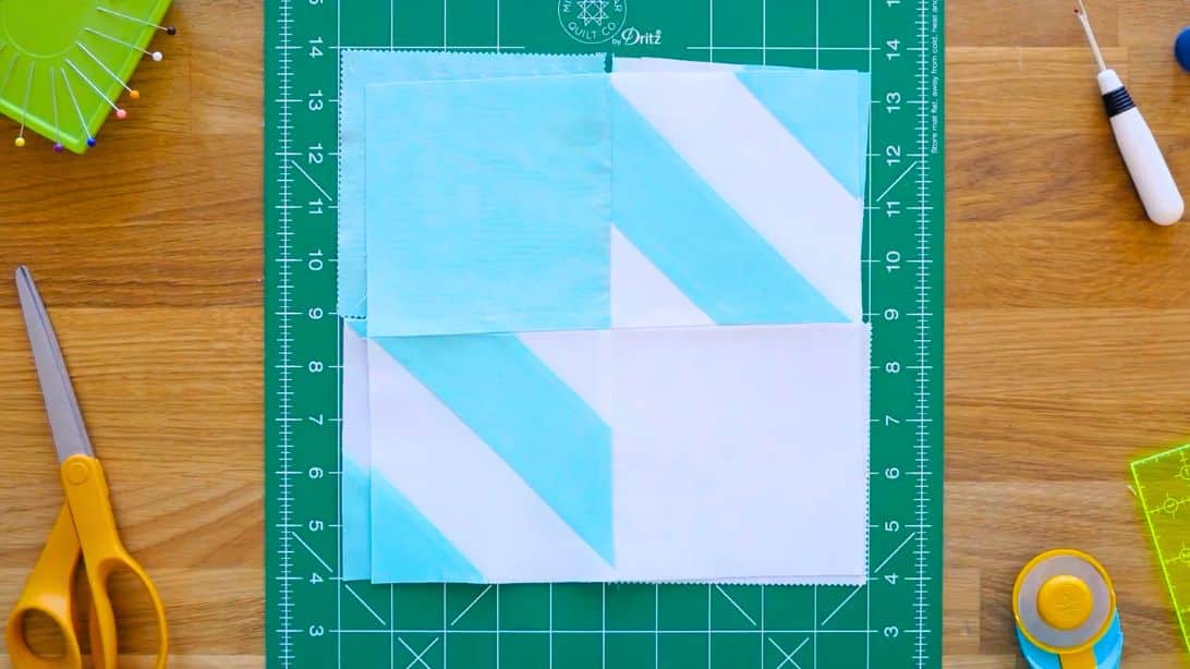 The Houndstooth Quilt Tutorial - DIY Joy