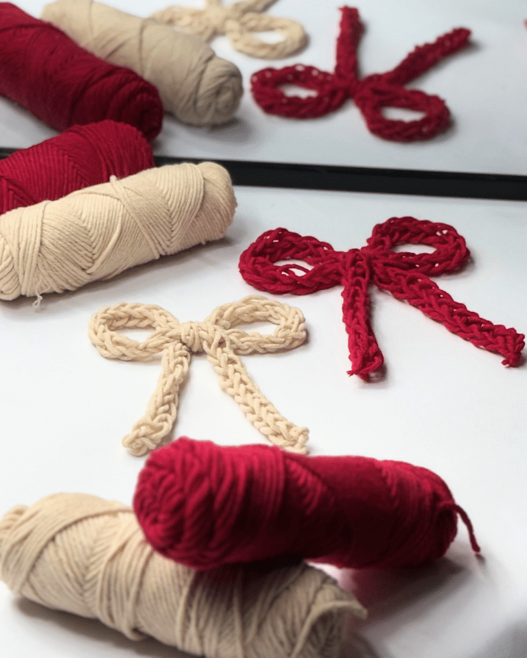 Easy Finger Crochet Yarn Bow Tutorial - DIY Joy
