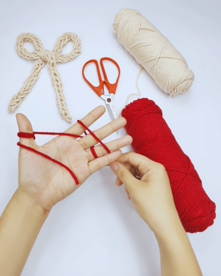Easy Finger Crochet Yarn Bow Tutorial - DIY Joy