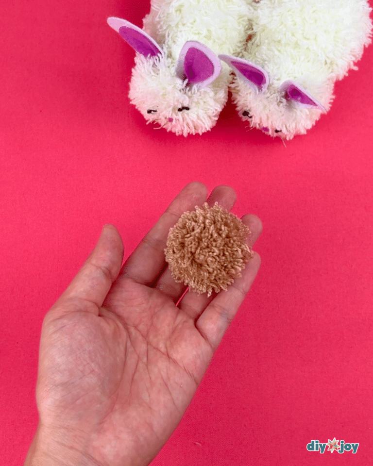 DIY Pom Pom Bunny - DIY Joy