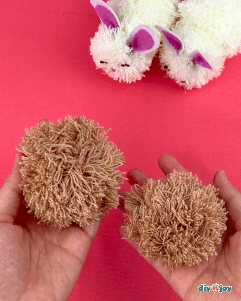 DIY Pom Pom Bunny - DIY Joy