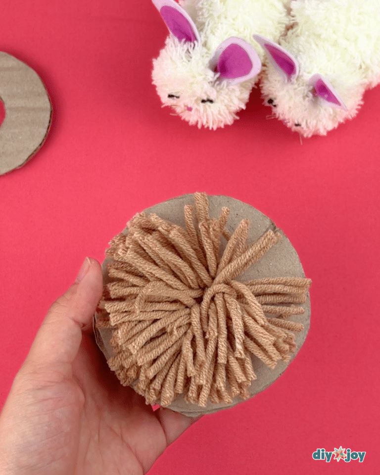 DIY Pom Pom Bunny - DIY Joy