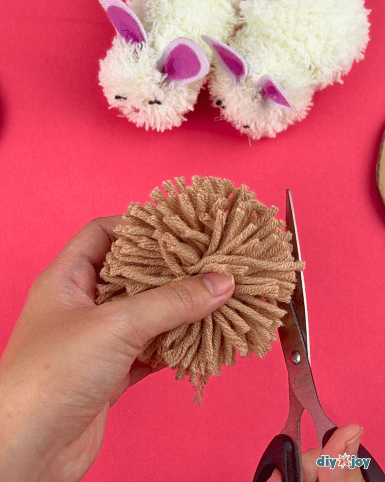 DIY Pom Pom Bunny - DIY Joy