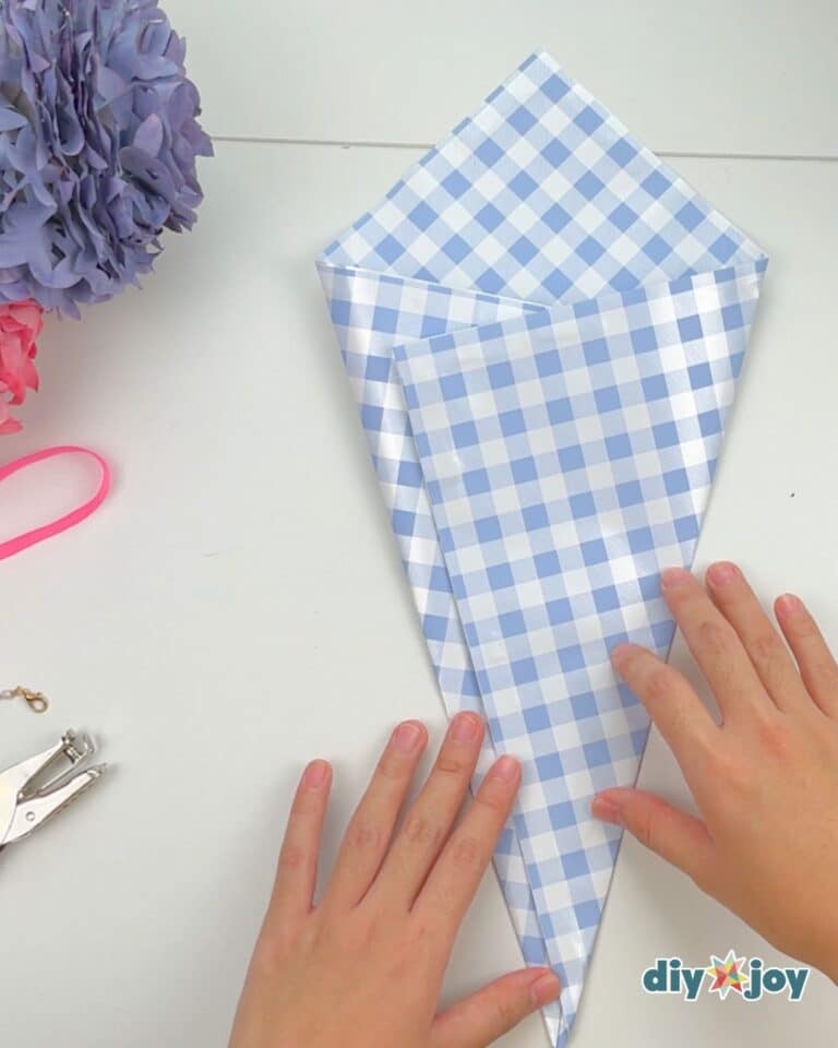 One of the Cutest DIY Mothers Day Gift Ideas is This Easy Flower ...