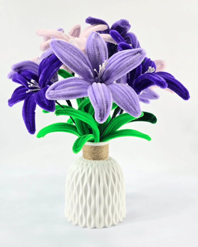 How to Make Pipe Cleaner Flowers - Lilies - DIY Joy