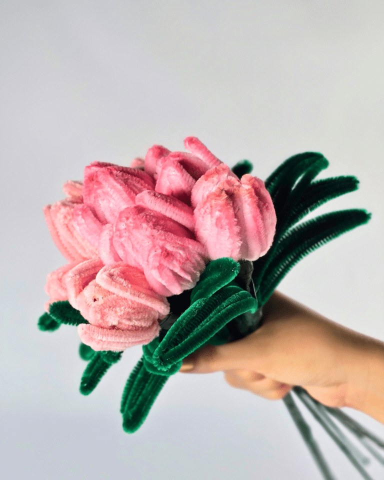 How to Make Pipe Cleaner Flowers - Tulips - DIY Joy