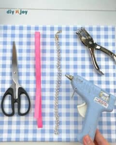 One Of The Cutest Diy Mothers Day Gift Ideas Is This Easy Flower