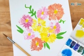 How to Paint Flowers With a Plastic Bag - DIY Joy