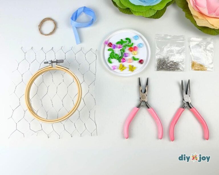 DIY Chicken Wire Suncatcher - DIY Joy