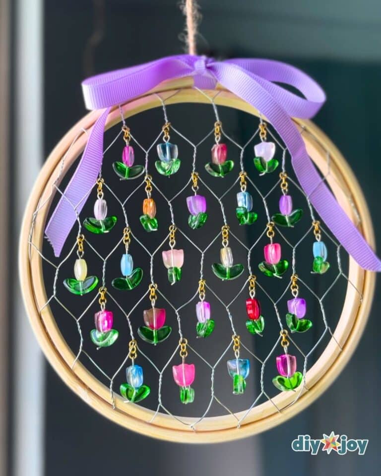 DIY Chicken Wire Suncatcher - DIY Joy